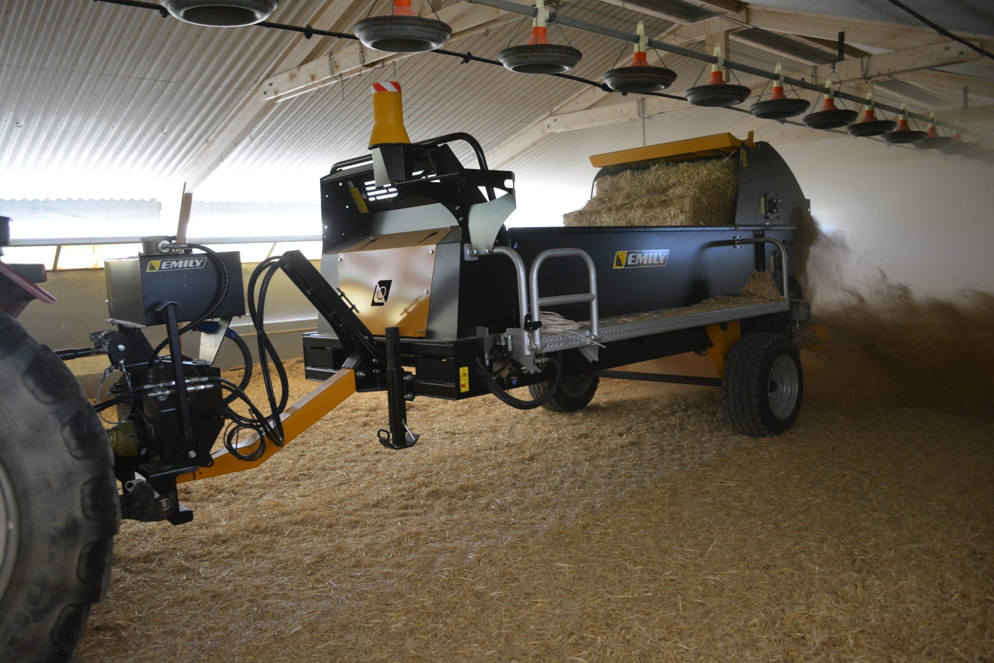 Trailed bale spreader • Emily Ets